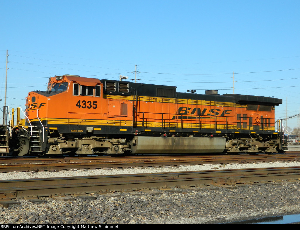 BNSF 4335
